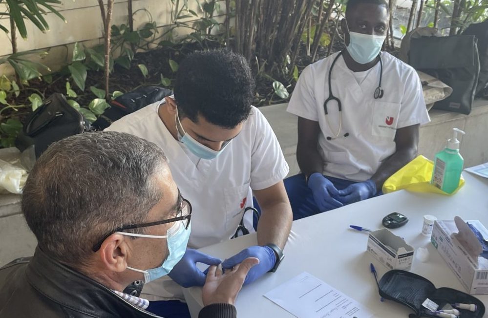 Medical and Nursing students join forces to perform diagnostic tests ...