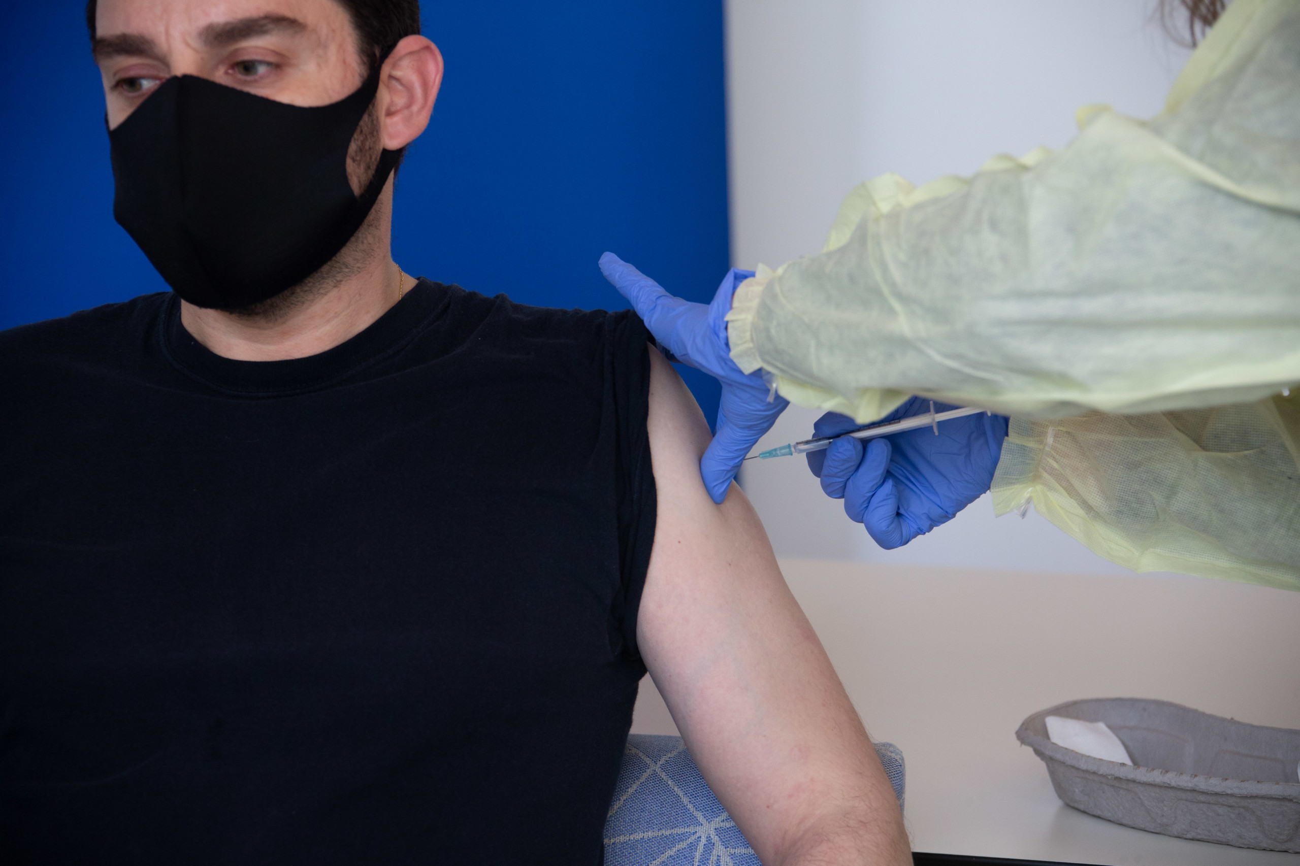 Τουλάχιστον την 1η δόση του εμβολίου θα λάβουν συνολικά 310,000 άτομα ...